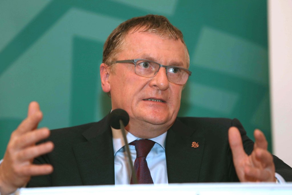 Introduction to 10th Dave Ellis Memorial Lecture